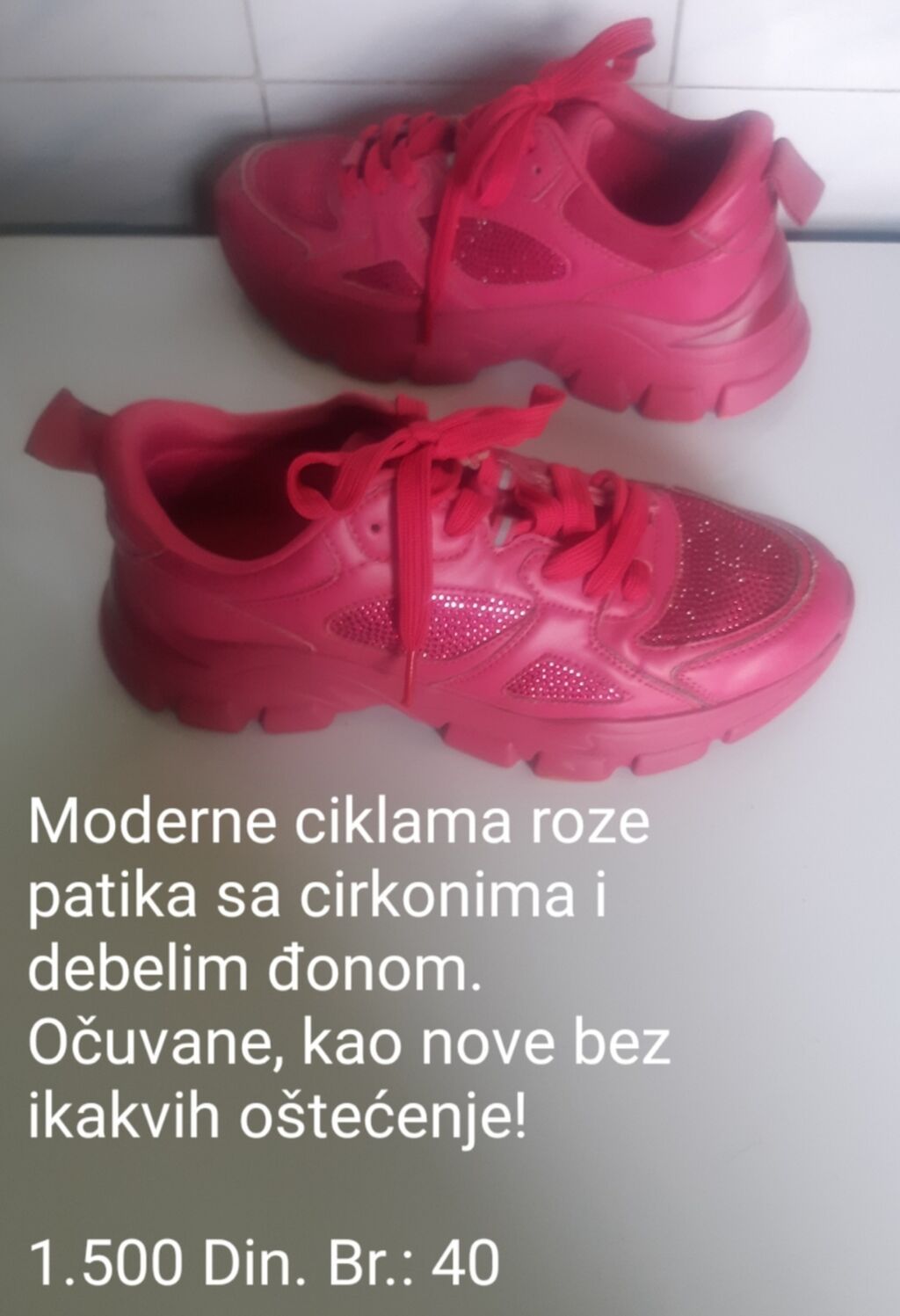 Moderne ciklama roze patike sa cirkonima i debelim đonom. - Ukrasne