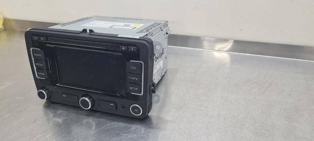 RADIO ZA VOLKSWAGEN POLO - 3C0035270B | Radio Polo 6R