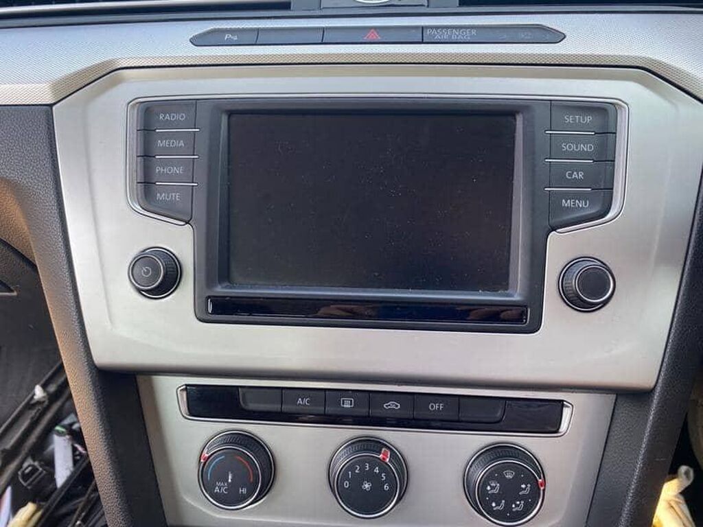 RADIO ZA VOLKSWAGEN PASSAT B8 | Radio za Passat B8 Odlicno stanje