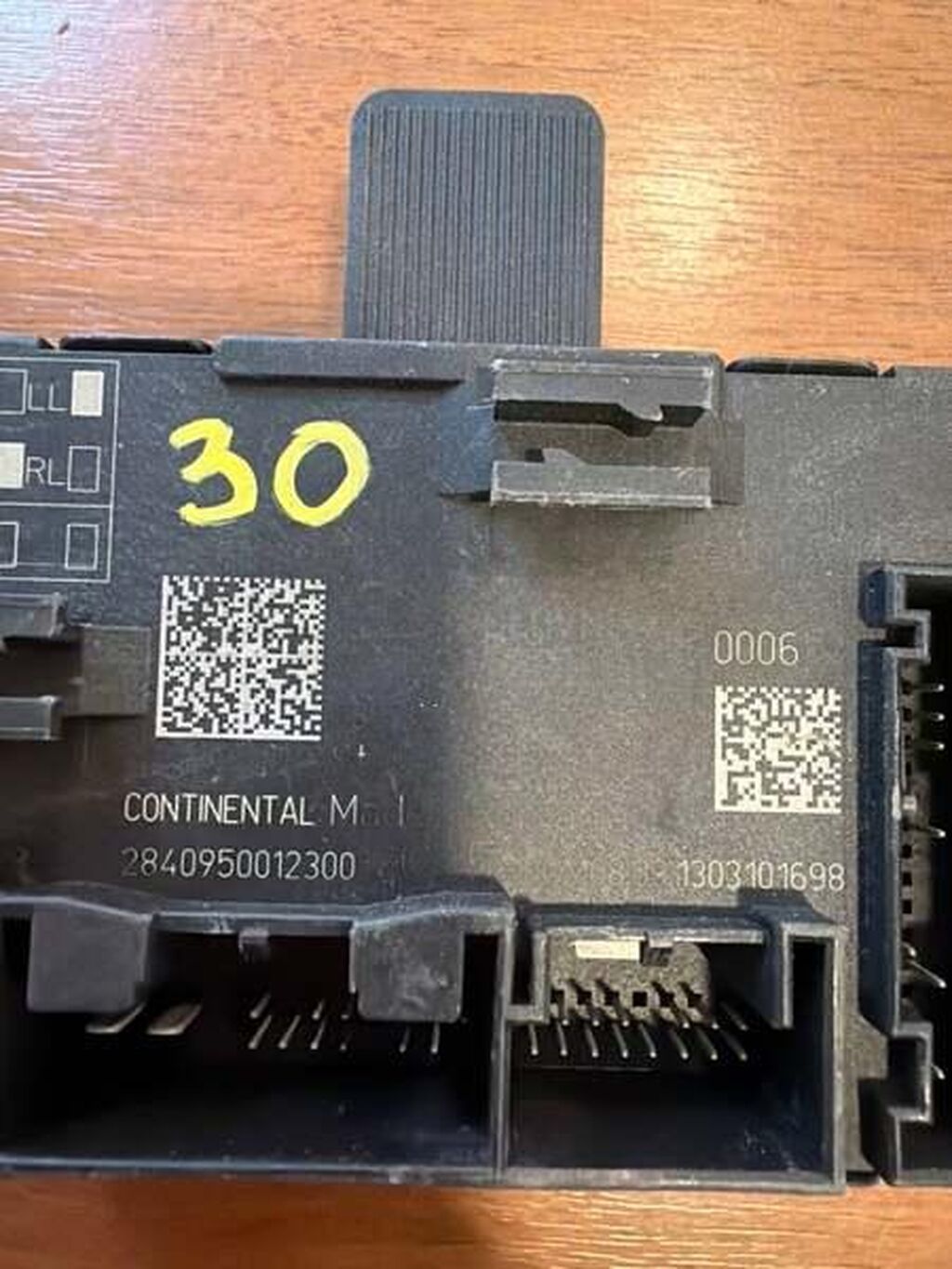 ELEKTROMOTOR PODIZACA STAKLA ZA VOLKSWAGEN GOLF 7, PASSAT B8, TIGUAN