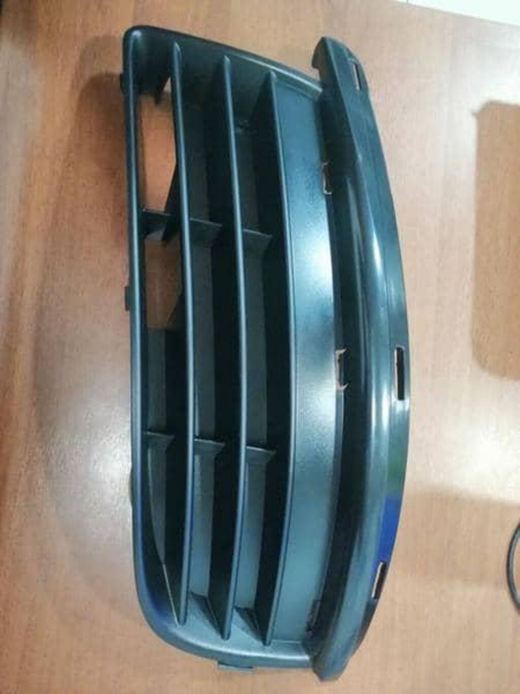 LEVA MASKA BRANIKA ZA VOLKSWAGEN GOLF 5, JETTA | Leva maska branika