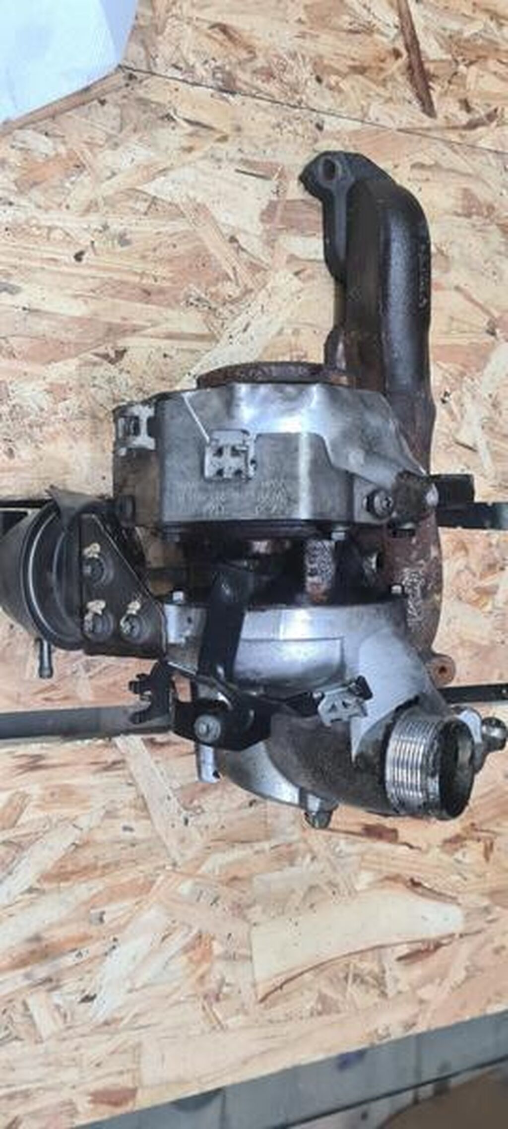 TURBINA 1.6 TDI ZA ŠKODA OCTAVIA - 04L253016H |