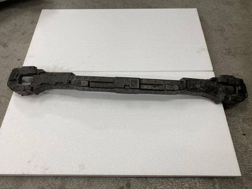 STIROPOR BRANIKA ZA AUDI A3 OD 2013. DO 2019. GOD. - 8V0807550A |