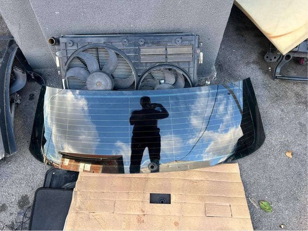STAKLO GEPEK VRATA ZA VOLKSWAGEN GOLF 7 | Staklo gepek vrata za Golf