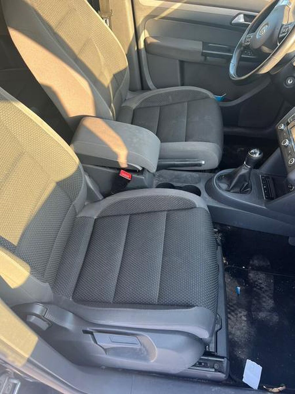 SEDISTA SA GREJACIMA ZA VOLKSWAGEN TOURAN | Sedista za Touran sa