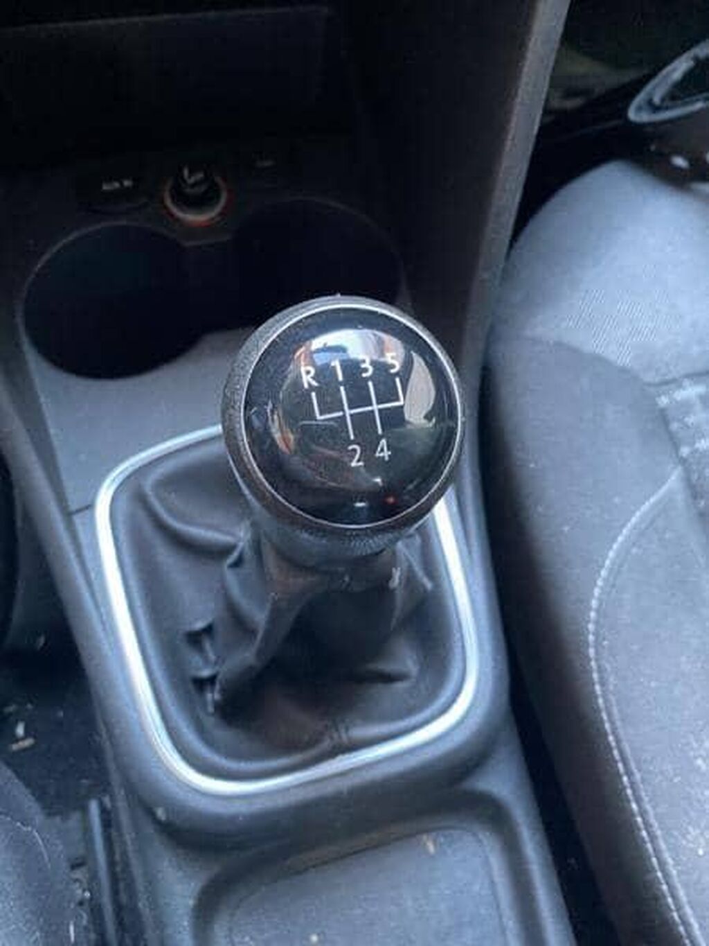 RUCICA MENJACA ZA VOLKSWAGEN POLO OD 2009. DO 2017. GOD. | Rucica