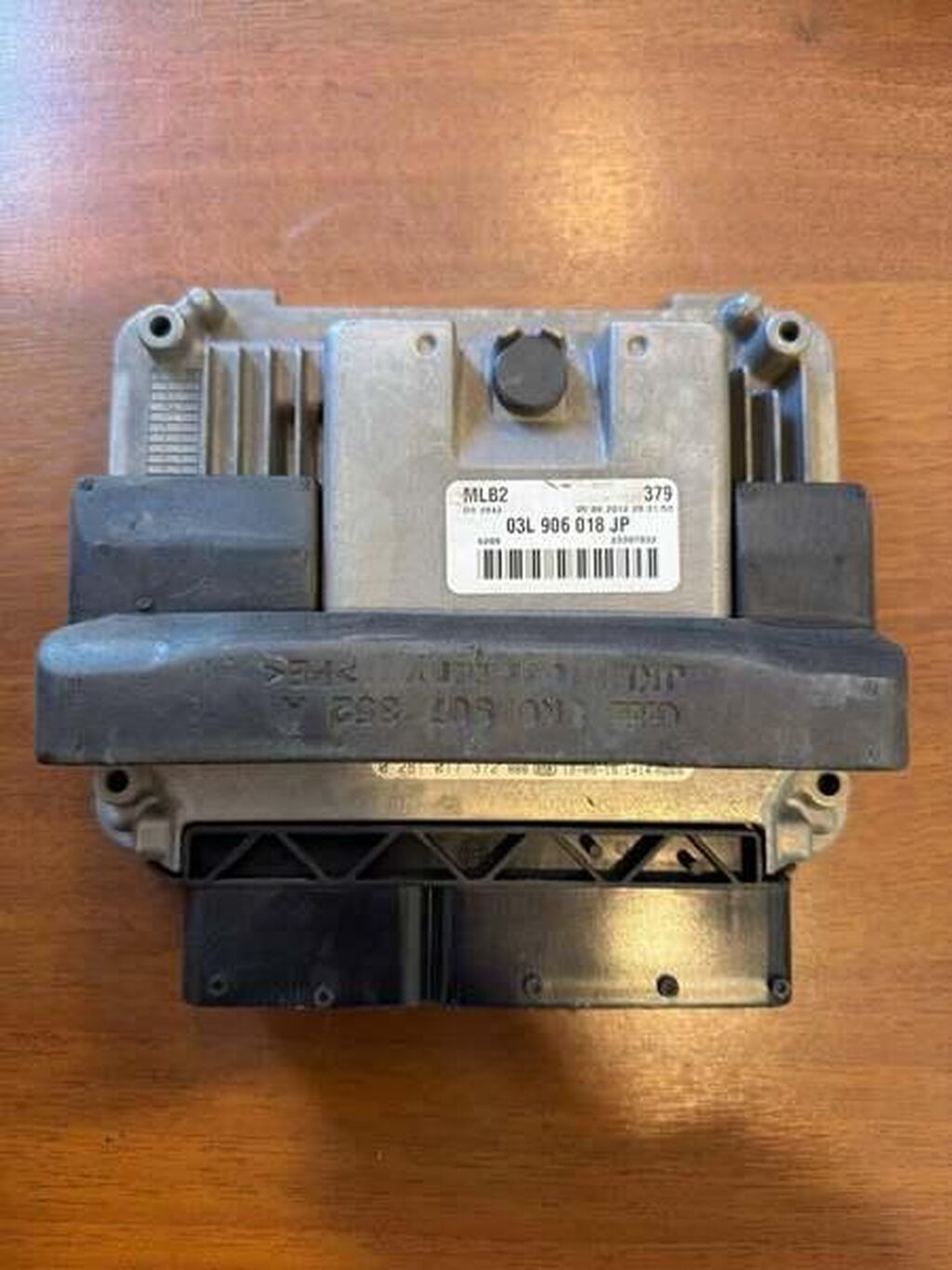 MOTORNI KOMPJUTER ZA VOLKSWAGEN GOLF 6, PASSAT B7, POLO . -