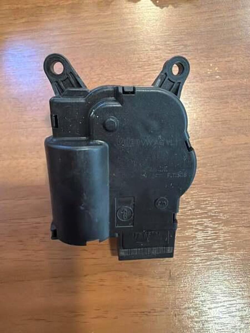 MOTOR KLAPNE ZA VOLKSWAGEN GOLF 7, PASSAT B8, TIGUAN . - 5Q0907511H