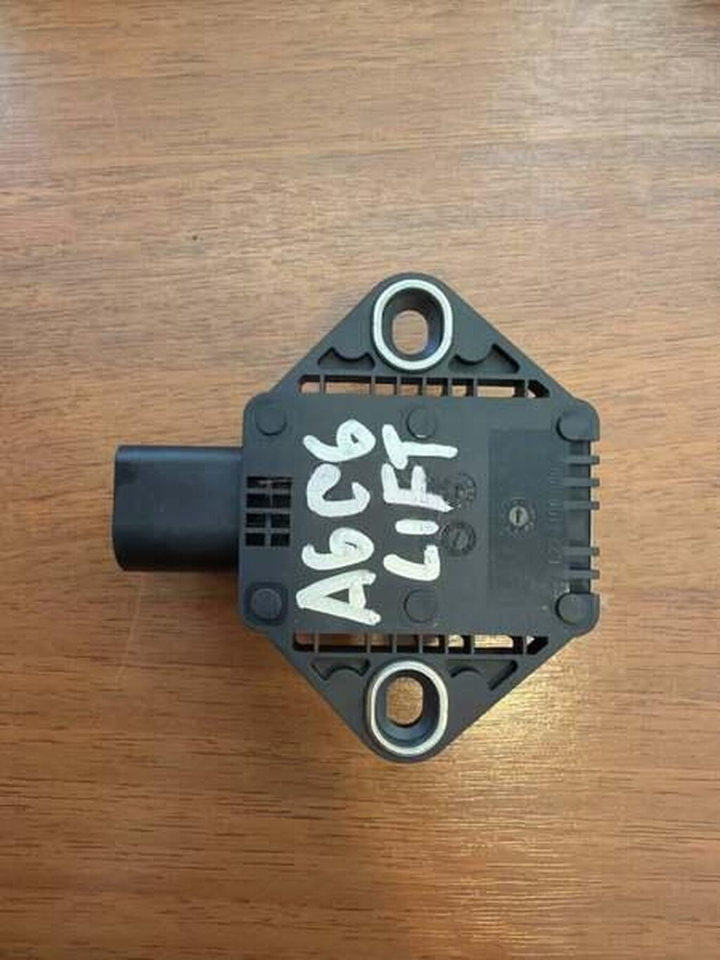 ESP SENZOR ZA AUDI A4, A6, S6 - 4F0907637A | ESP senzor zanosenja i
