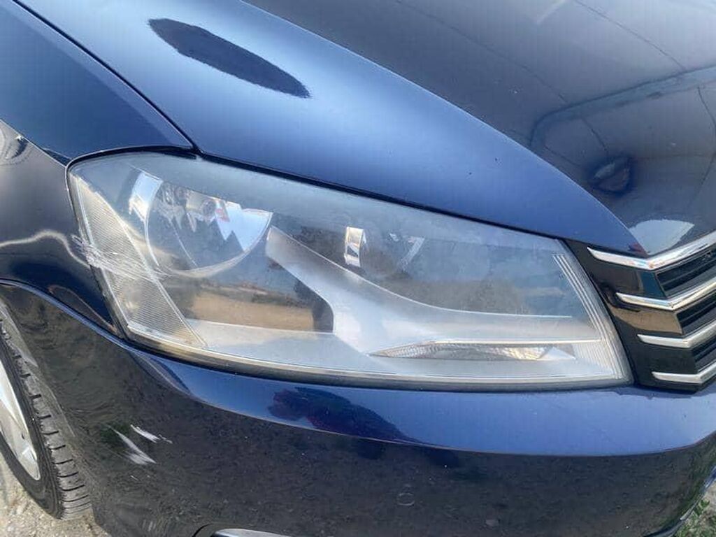 FAR ZA VOLKSWAGEN PASSAT B7 | Desni far za Passat B7 Ostecen