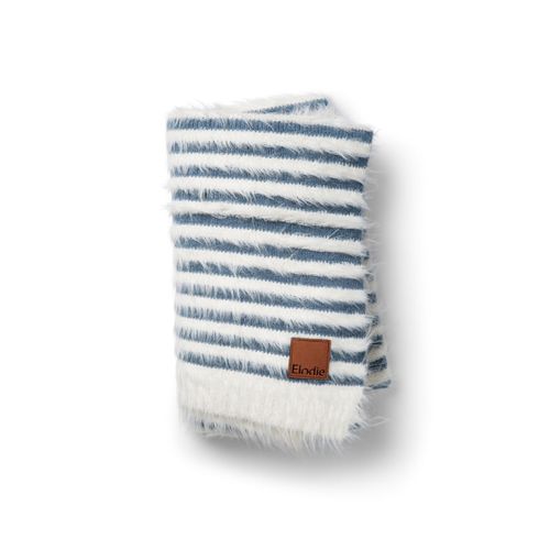 Elodie furry knit berry blue pokrivač