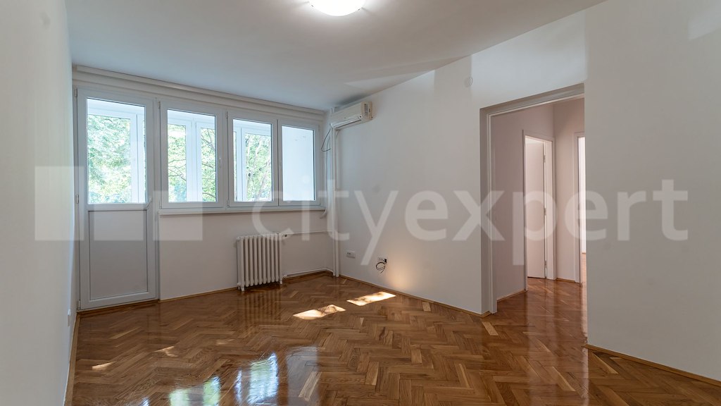 Poslovni prostor za izdavanje BEZ PROVIZIJE: Dvoiposoban, 64m², Bulevar Mihajla Pupina, Novi Beograd - 750€