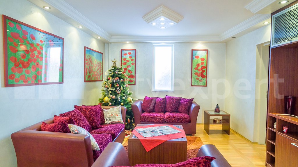 Kuća za izdavanje BEZ PROVIZIJE: Petosoban i veći, 240m², Tribalska, Zvezdara - 1300€