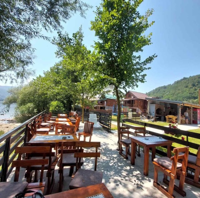Turistički objekat, Vrhpolje