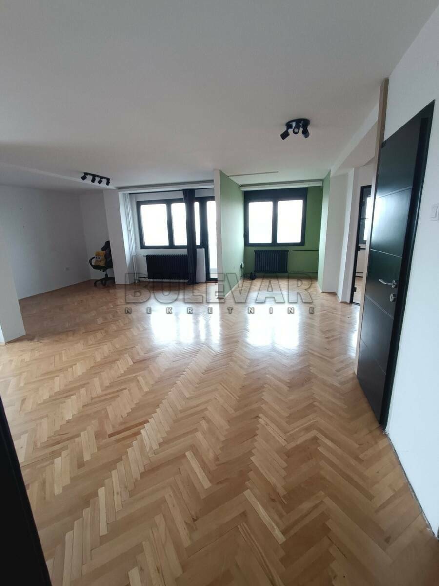 Trosoban stan, Niš - Dom zdravlja | Izdavanje · 85m² · 500€