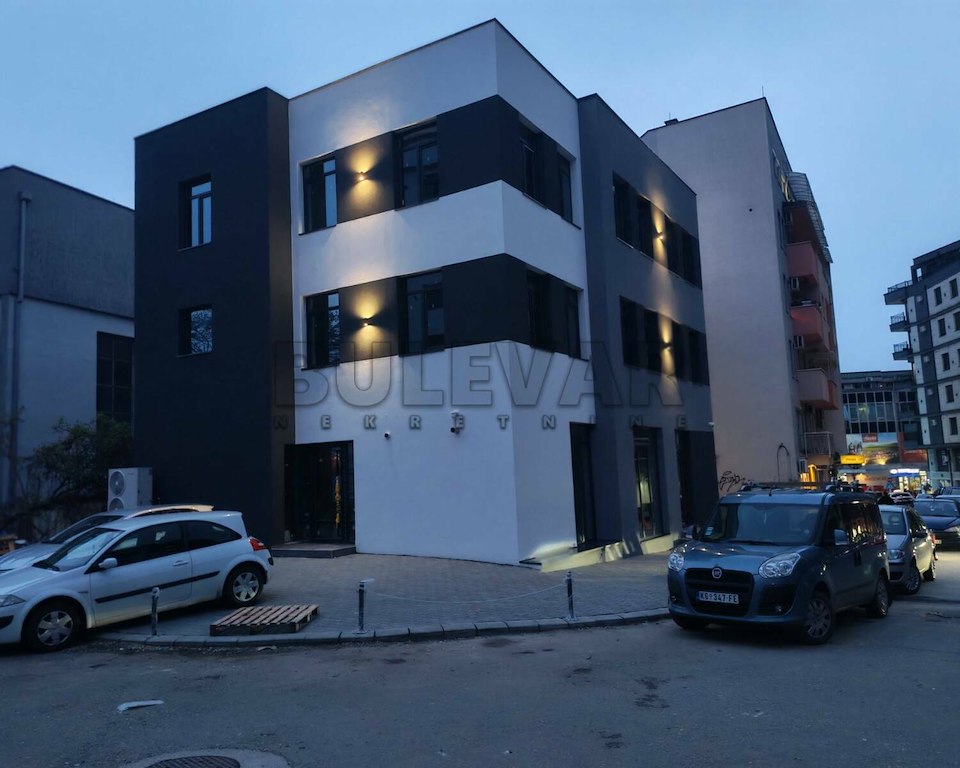 Poslovni prostor / Lokal, Kragujevac - Centar | Izdavanje · 170m² · 2.000€