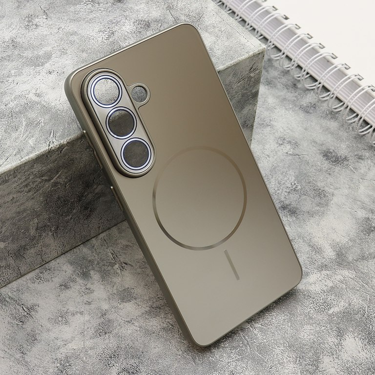 Zastitna maska (futrola) COLOR METAL MagSafe - Samsung S941 Galaxy S26 5G srebrna (MS)
