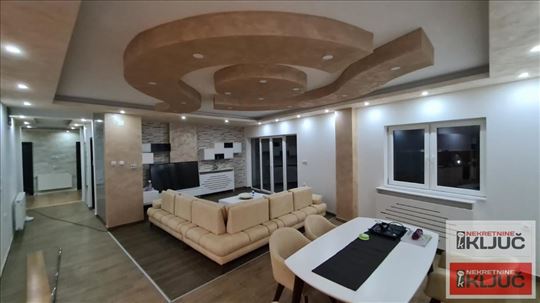 Sremska Kamenica, 170m2, Lux, Četvorosoban, Namešt