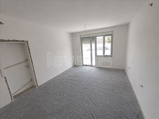 Stan,Novi Sad,Klisa,kv: 77.00