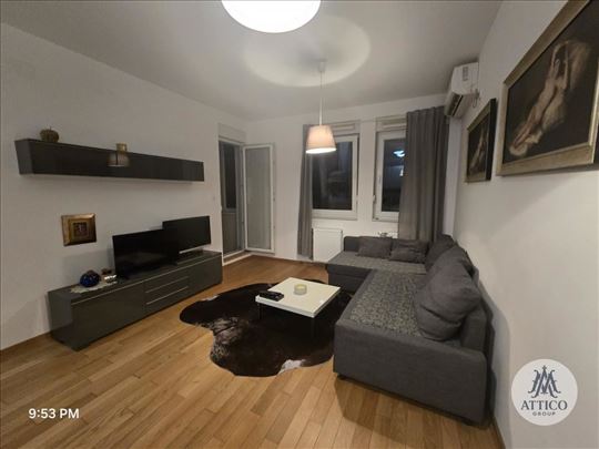Namešten stan u Kraljevom parku – novogradnja, use