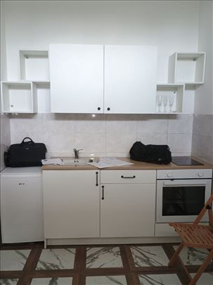 BANJICA-46m2 stan sa dve spavaće sobe- renoviran