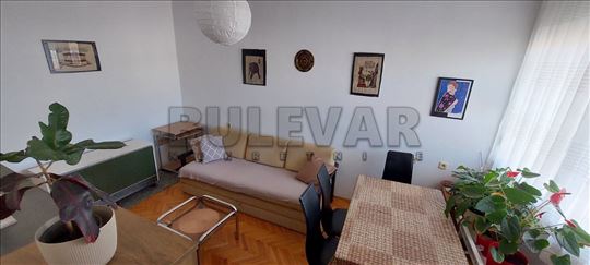 Izdaje se odličan stan kod Crvenog Pevca, 40m2