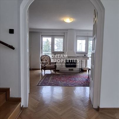 Kuća sa dvorištem, odmah useljiv, 166m2 ID#1246