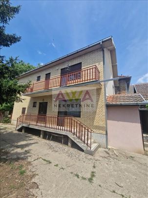 Bački Brestovac – Spratna kuća 242m2, plac 24 ara
