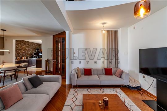 Lux kuća 426m2, Čalije