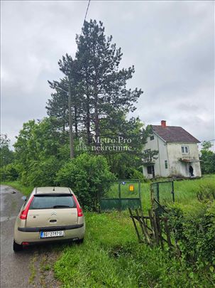 Idealna vikendica, 50ari, 90m2 + 25m2