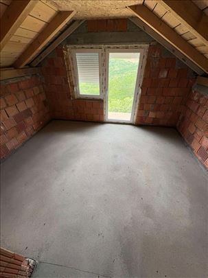 Krusedol kuća 190m2 na placu 1282m2