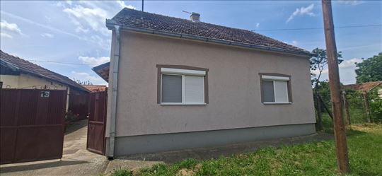 Kuća u Maradiku-odmah useljiva