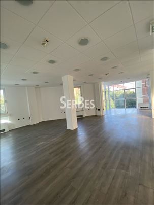 Odličan poslovni prostor 240m2 sa 112m2 terase na