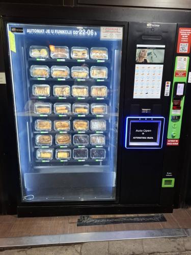 Prodajem vending mašinu TCN za prodaju
Beograd