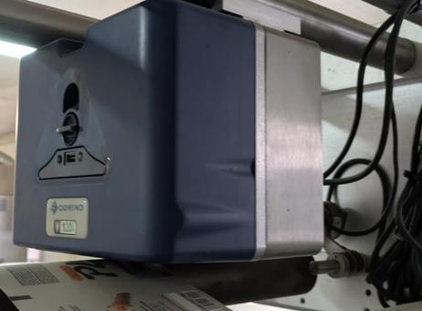 INDUSTRIJSKA PRINTER-MAŠINA DOMINO V120i (TTO – termo transferni prekrivač)