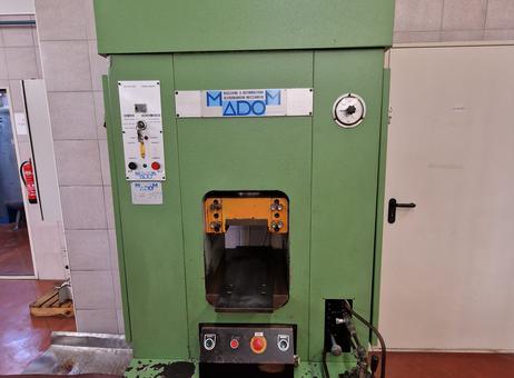 Hidraulična presa MADOM OM300