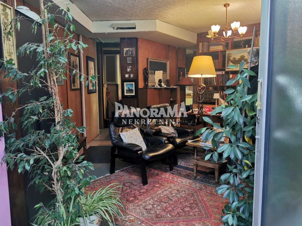 Autokomanda-Poslovni prostor 58m2+42m2 na dva nivoa ID#5610
205.000 €