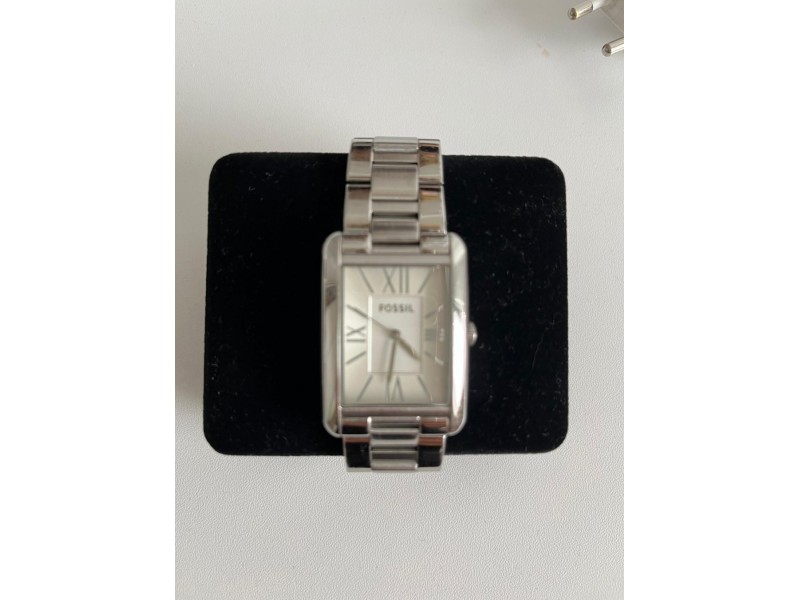 Fossil zenski sat