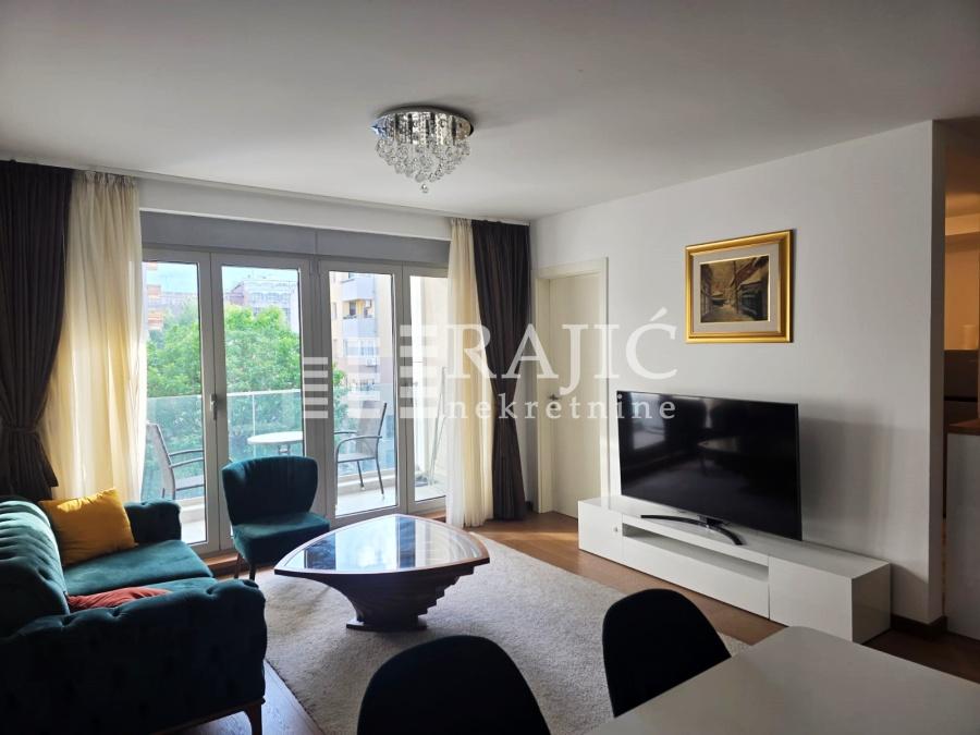 Palilula,Tašmajdan,Ivankovačka,4.0,80m2+parking #4553
1.800 €