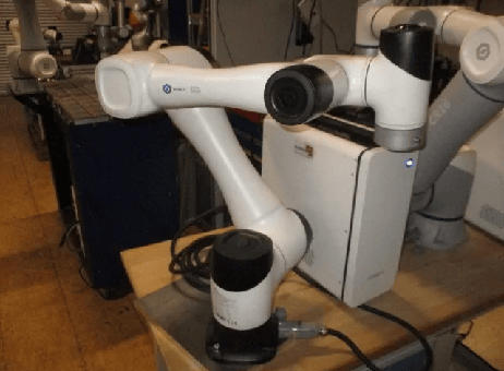 Cobot kolaborativni robot Dobot CR5 - demonstracioni robot sa Chromebookom