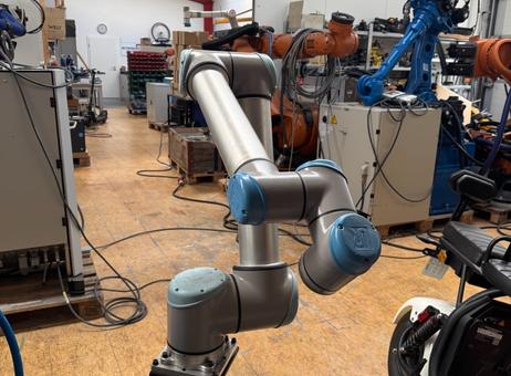 Робот Кобот Universal Robots UR10 CB3