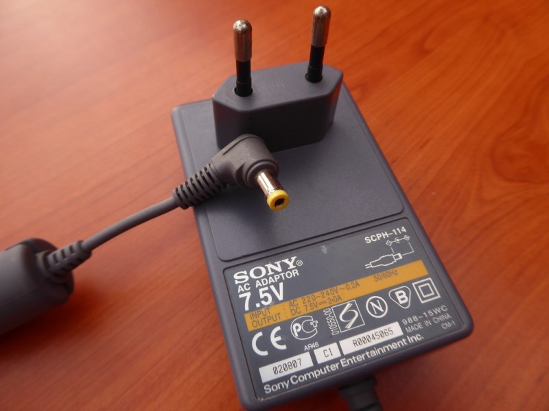PS one strujni adapter 7.5V Sony Playstation