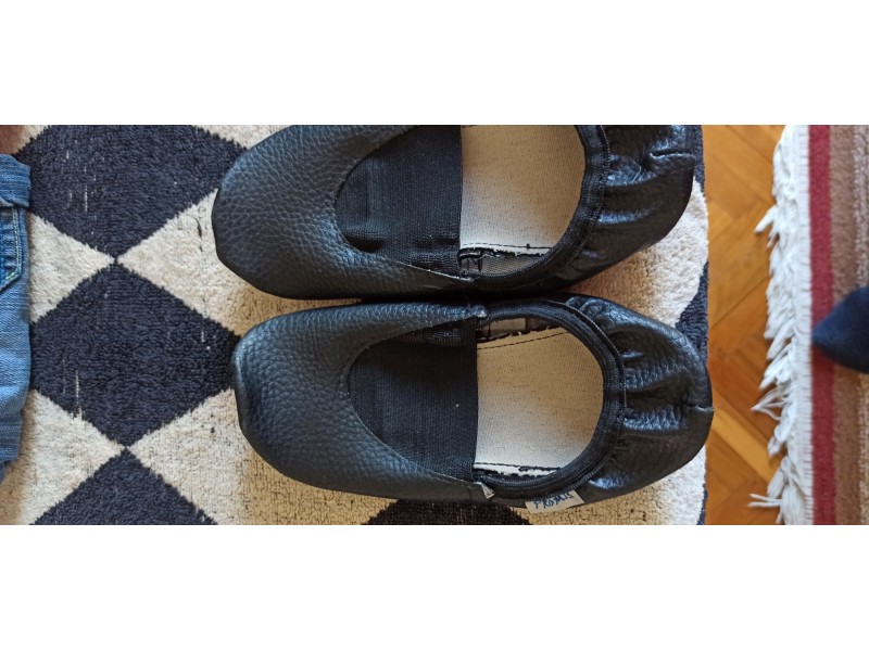 Baletanke za folklor 33br-21 cm crne