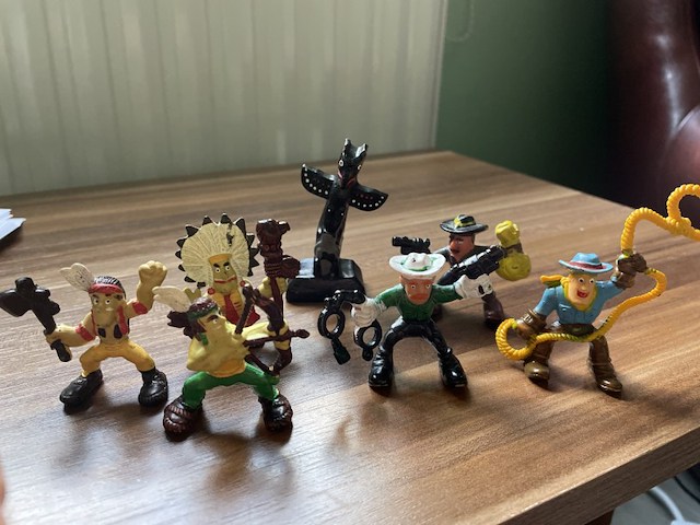 Vintage gumene figurice kauboji i indijanci iz 90-ih