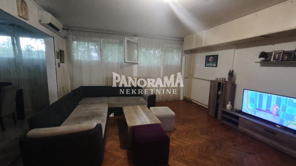 Jurija Gagarina, Trosoban stan na prodaju, 70m2, 200.000€