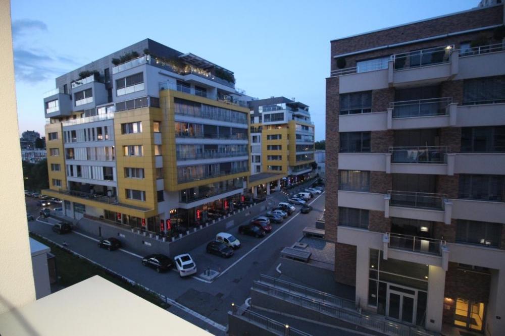 Aleksinačkih rudara, Dvosoban stan za izdavanje, 67m2, 950€