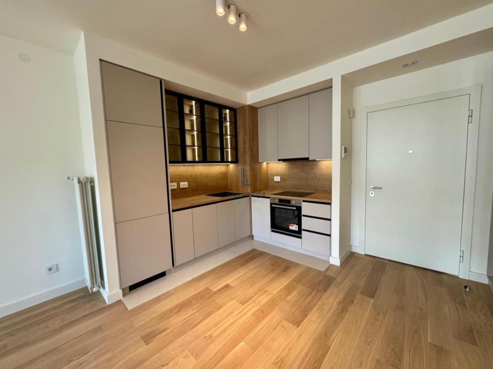Nikolaja Kravcova, Trosoban stan za izdavanje, 71m2, 1.300€