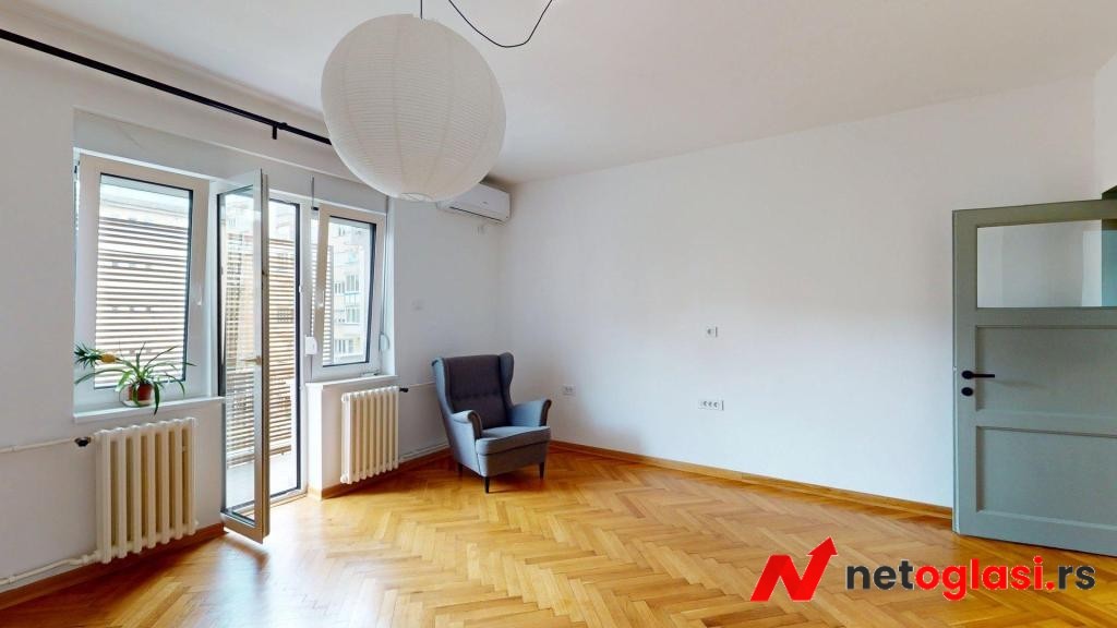 Renoviran trosoban stan na Keju-Novi Sad