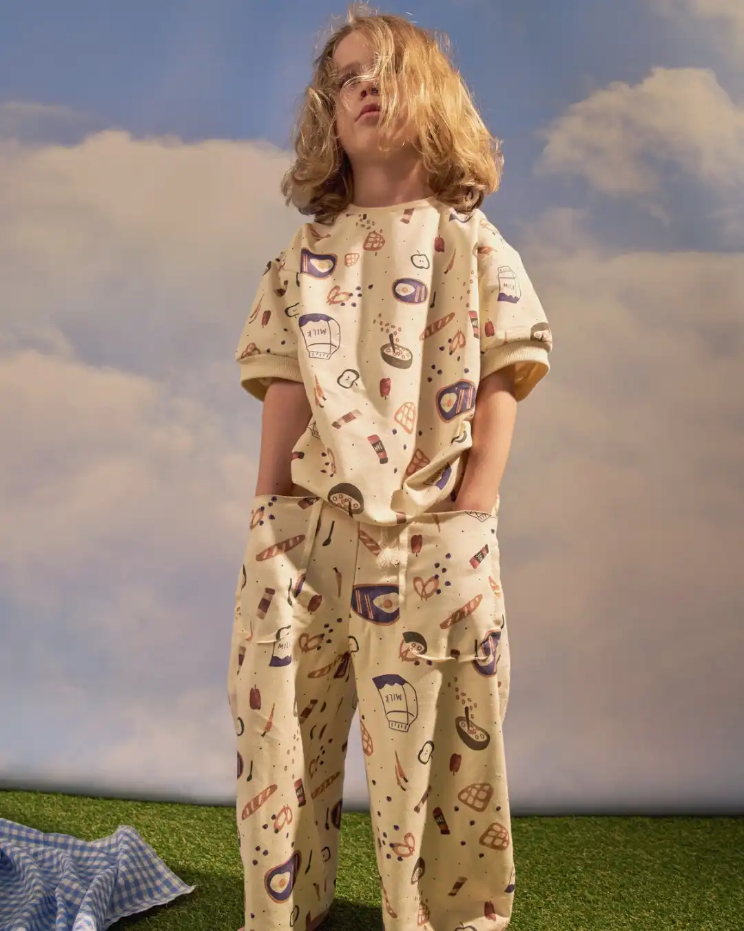 Oversize komplet majica i pantalone sa printom Milky