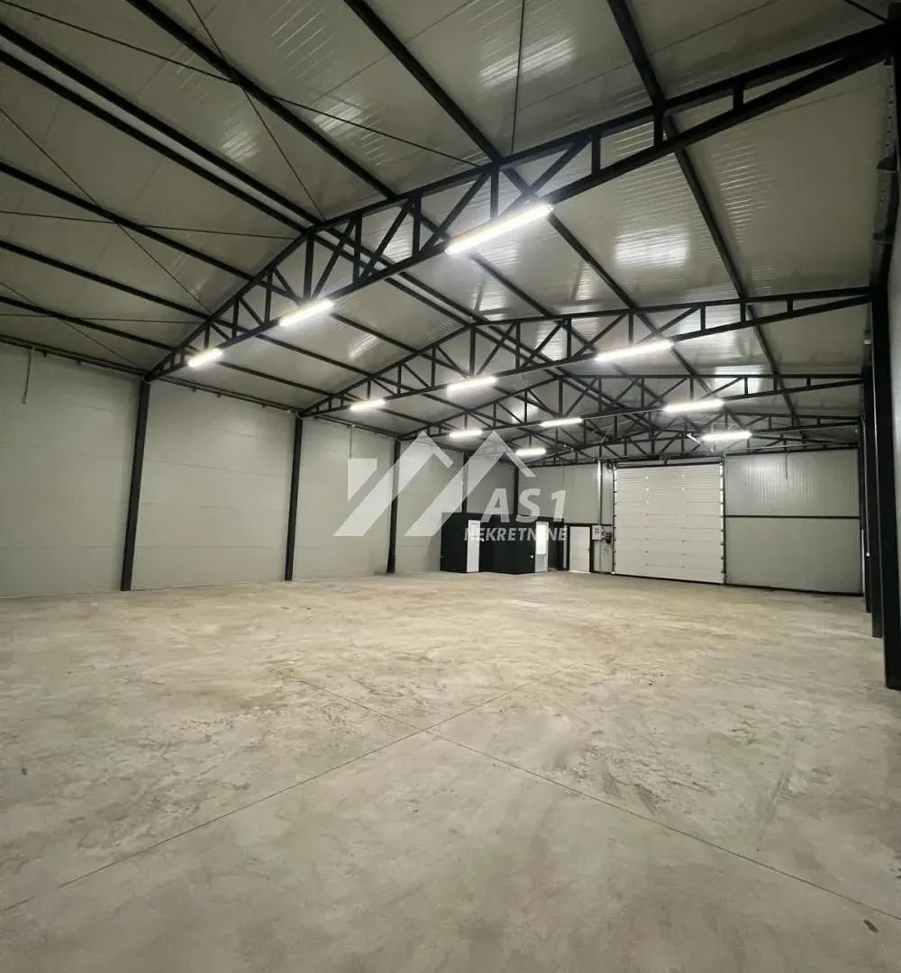 Izdavanje, poslovni prostor, 270m², Futog, Novi Sad Sve Podlokacije